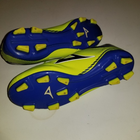 Pirma | Shoes | Pirma Girls Us 5 Soccer Cleats | Poshmark